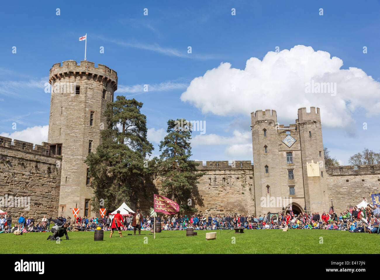 Warwick castle medieval warwickshire hi-res stock photography and ...