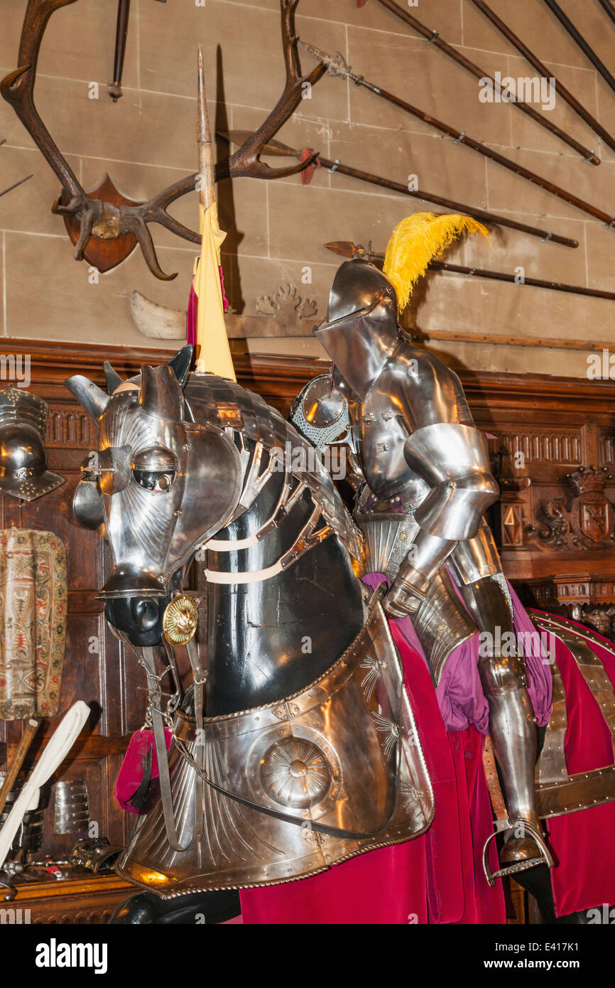 Knight castle hi-res stock photography and images - Alamy