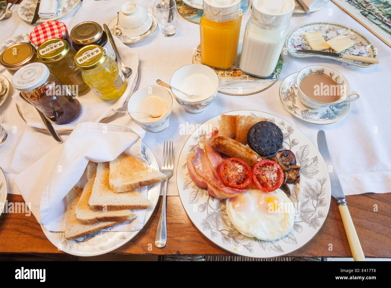 England, Typical Full English Breakfast Stock Photo - Alamy