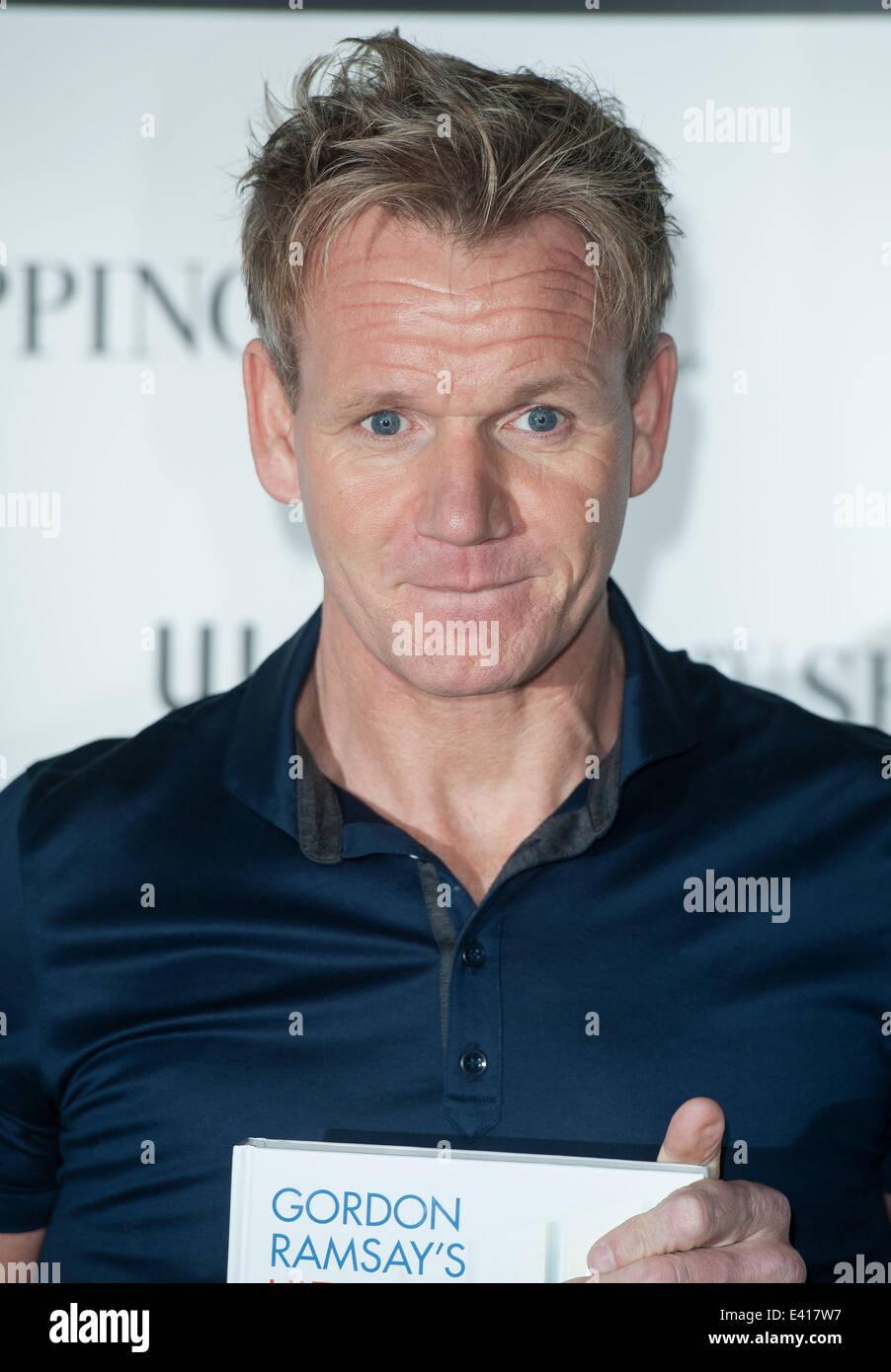 Gordon ramsay home cooking hi-res stock photography and images - Alamy
