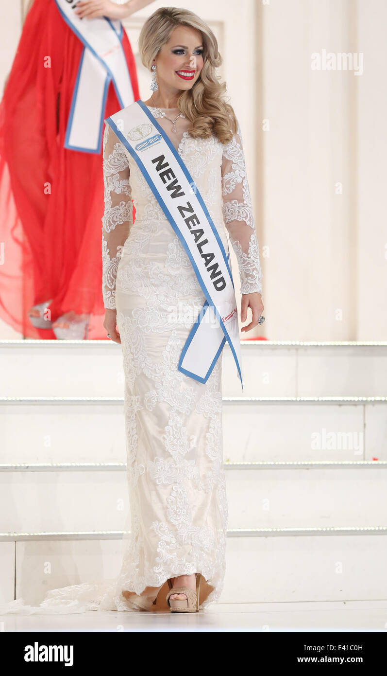 Miss carson hi-res stock photography and images - Alamy