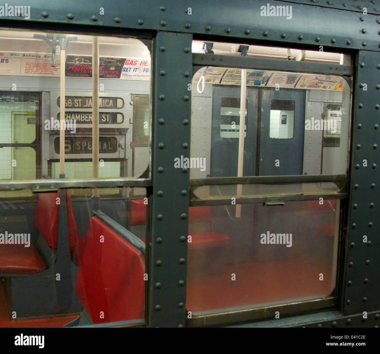 Metropolitan Transit Authority (MTA) 'Nostalgia' vintage subway train ...