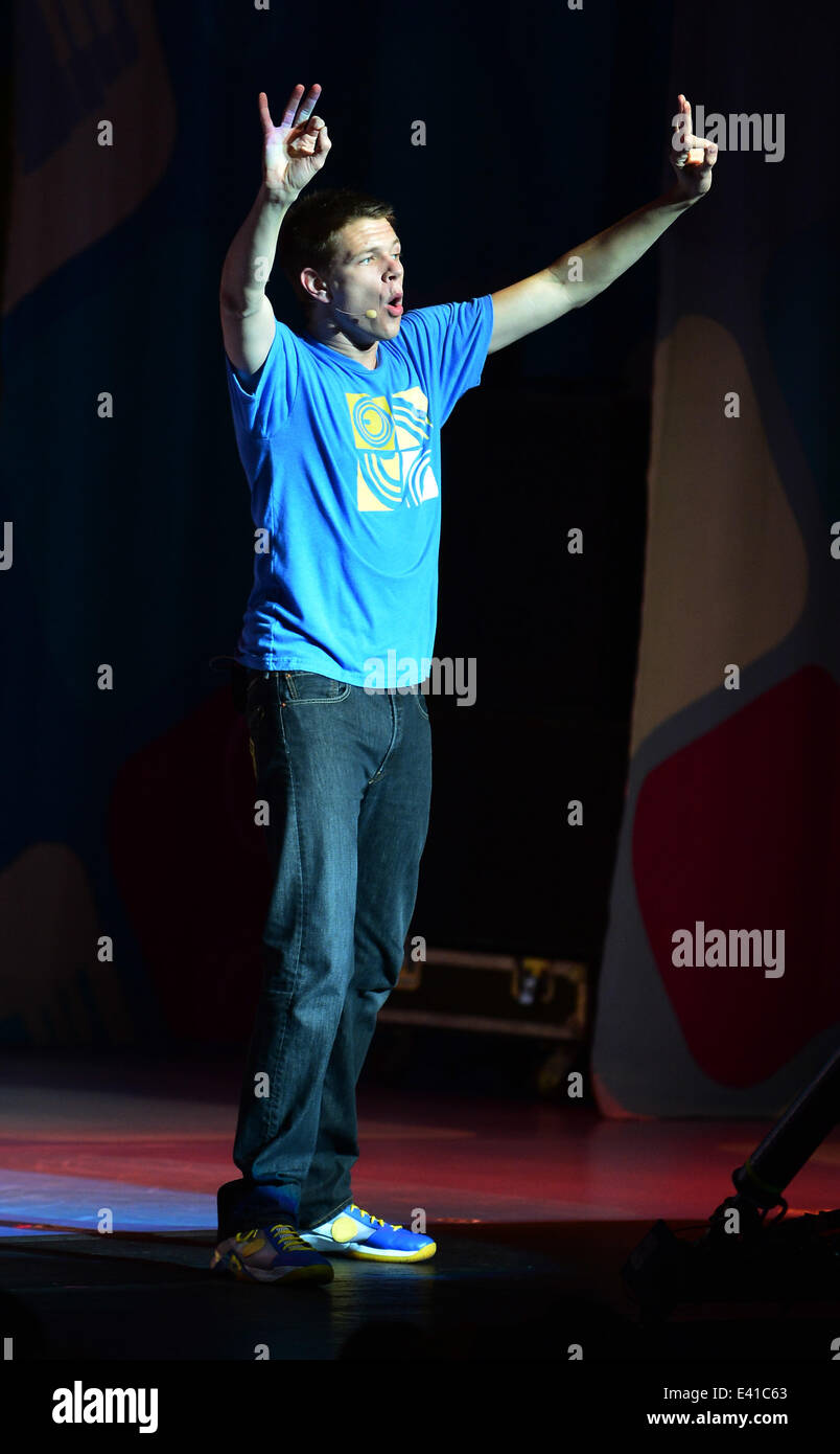 The Fresh Beat Band perform live in concert at the The Fillmore Miami ...