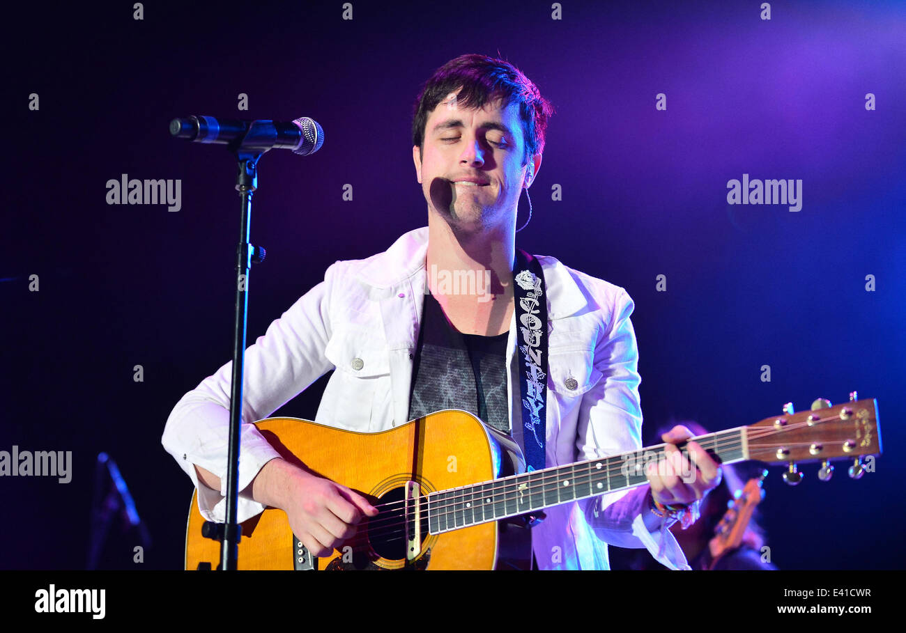 Parachute performs live as part of the 7th Annual No Snow Ball concert ...