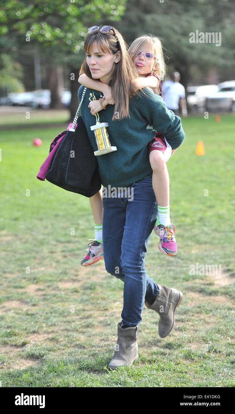 Jennifer Garner gives her daughter Violet a piggyback ride after she ...