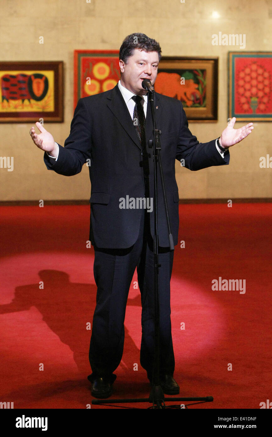 Party petro poroshenko hi-res stock photography and images - Alamy