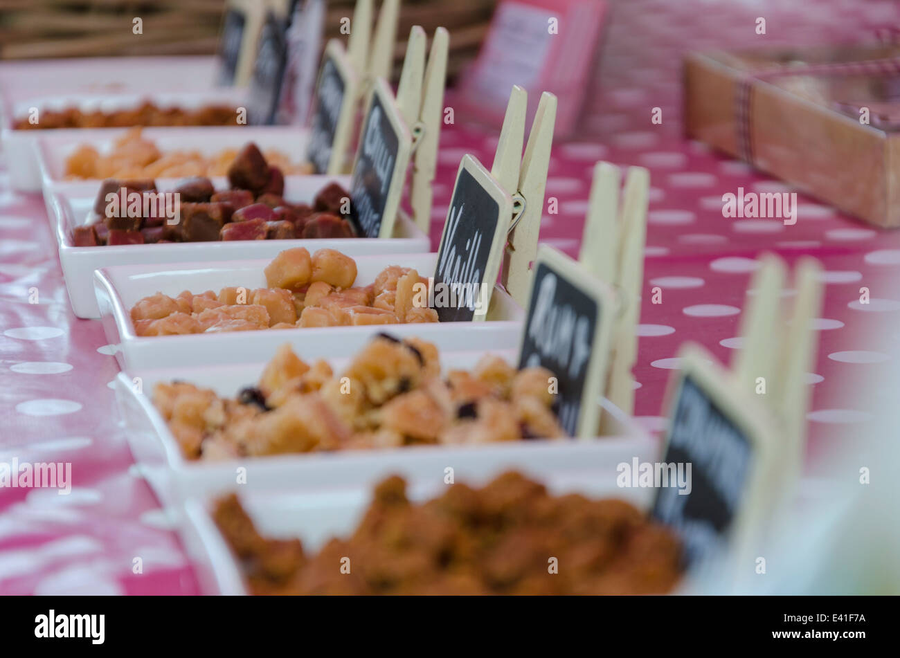 Fudge market stall hi-res stock photography and images - Alamy