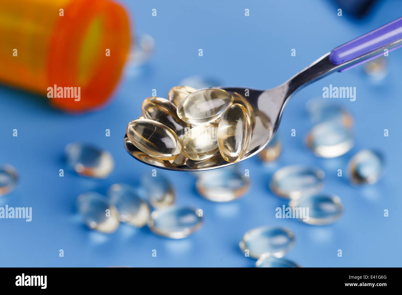Capsules with vitamin omega 3 Stock Photo - Alamy