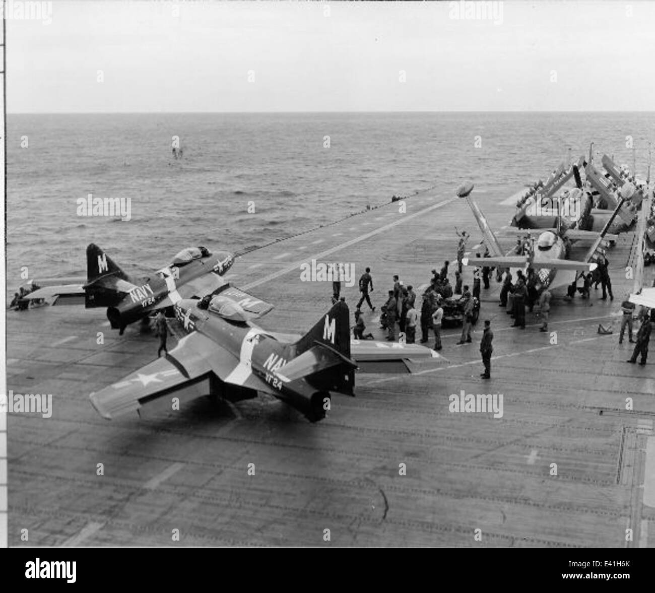 Aircraft launching from aircraft carrier hi-res stock photography and ...