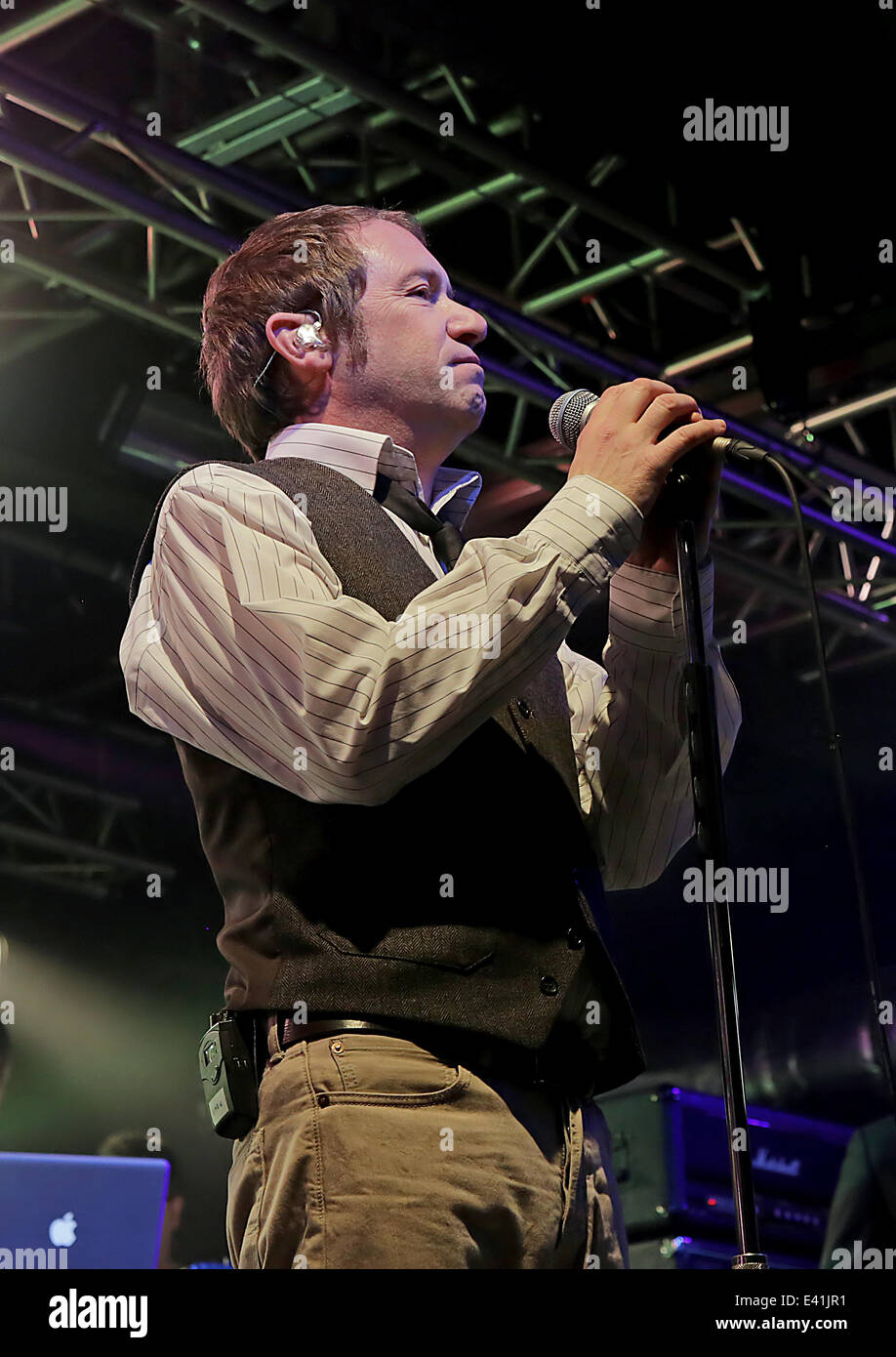 Ocean Colour Scene performing live in concert at Liverpool O2 Academy ...