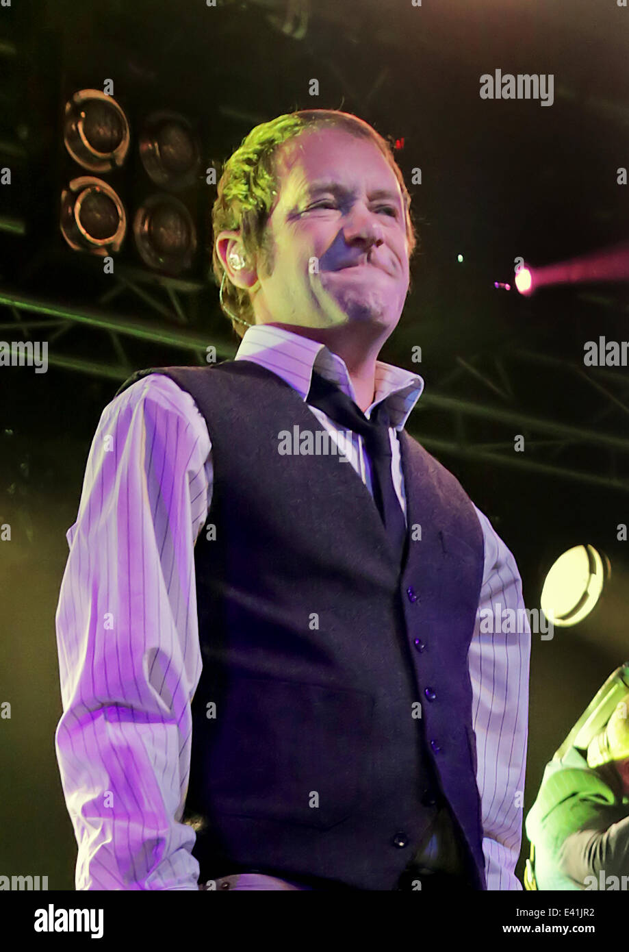 Ocean Colour Scene performing live in concert at Liverpool O2 Academy ...