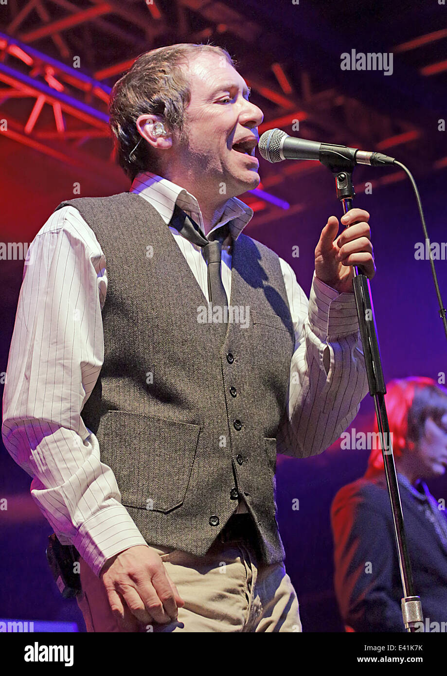 Simon Fowler Ocean Colour Scene High Resolution Stock Photography and ...