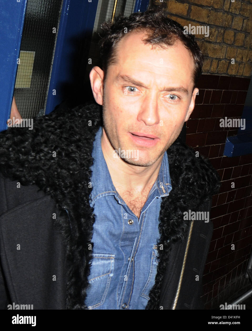 Jude Law mobbed by fans outside the Noel Coward Theatre after playing ...