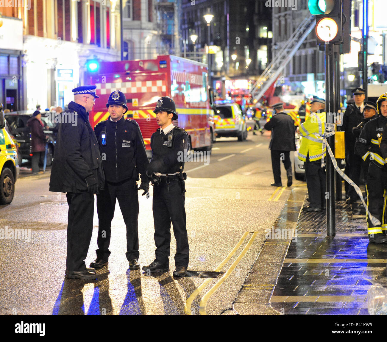 Apollo Theatre has been evacuated after part of the building's roof ...