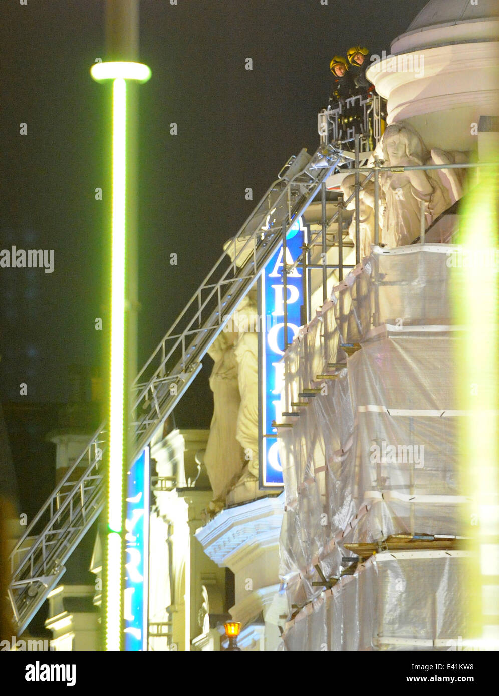Apollo Theatre has been evacuated after part of the building's roof ...