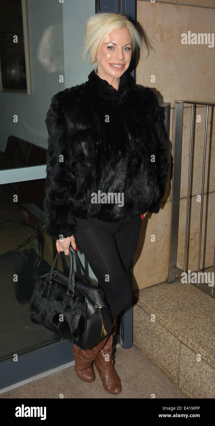 Identical twin sisters Christine and Elizabeth Mulhern stand outside ...