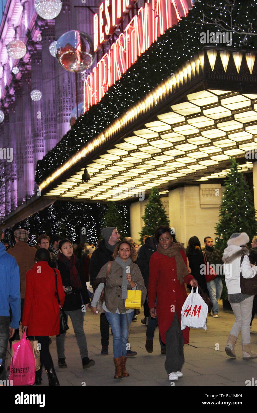 Consumers out in central London Christmas shopping on the last Friday ...