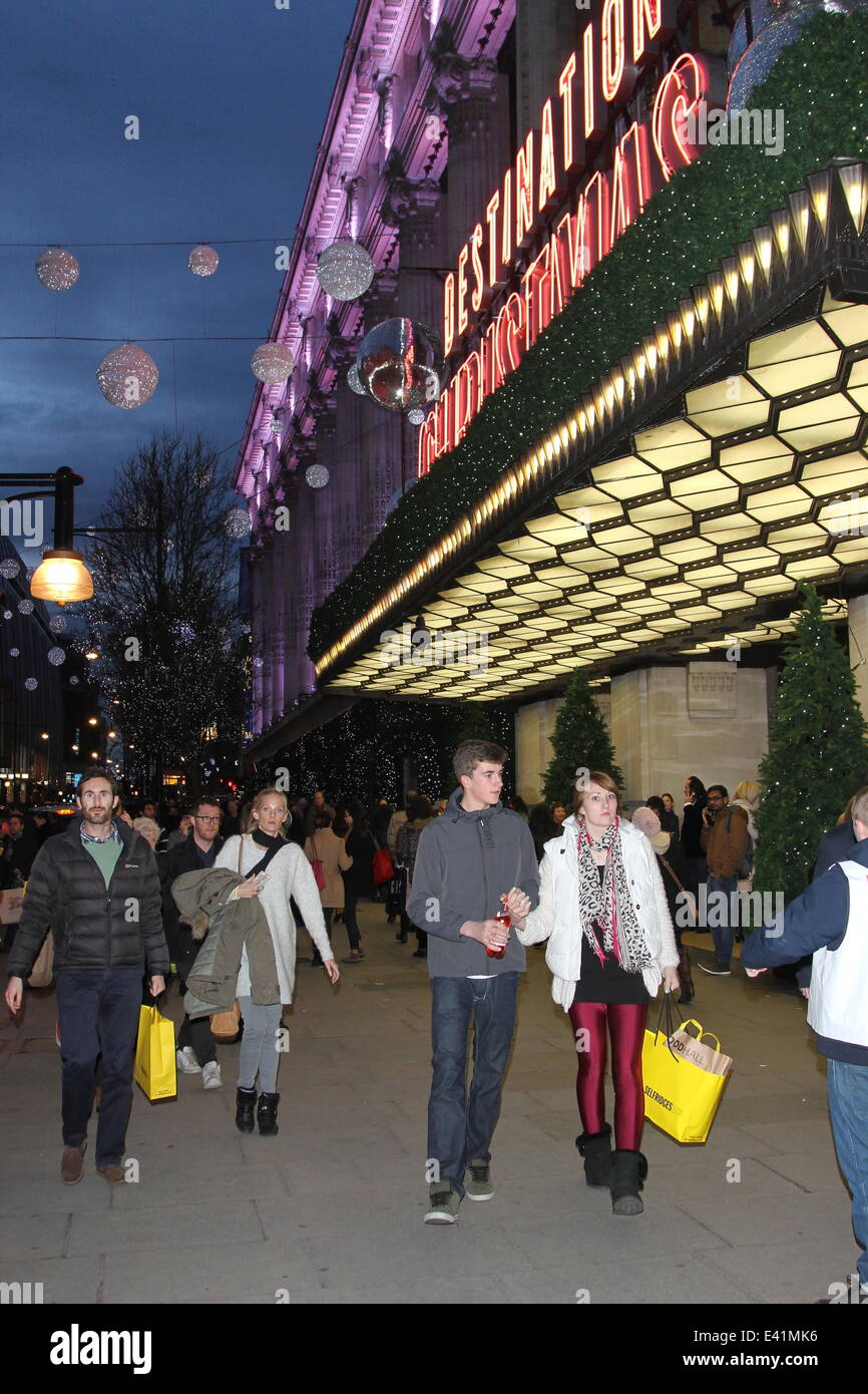 Consumers out in central London Christmas shopping on the last Friday ...
