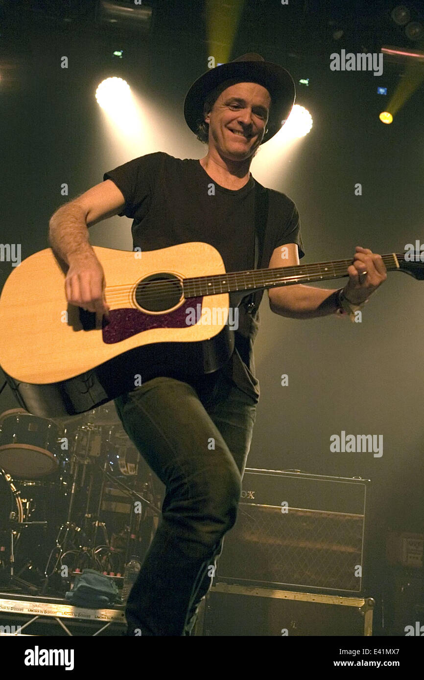 Travis performs live at Barrowland Ballroom Featuring: Travis,Fran ... Travis performs live at Barrowland Ballroom Featuring: Travis,Fran ...