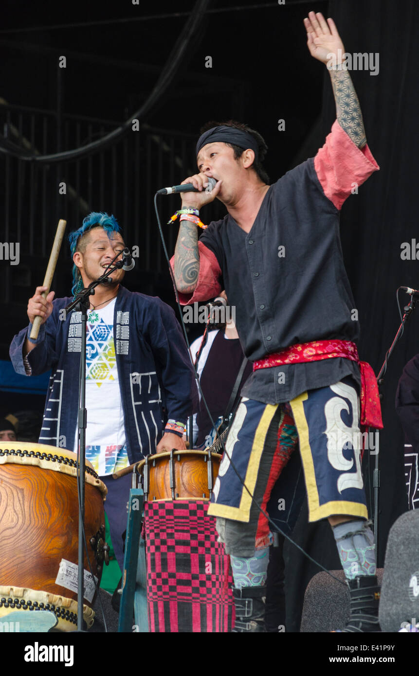 Turtle Island lead singer and Taiko drummer Stock Photo - Alamy