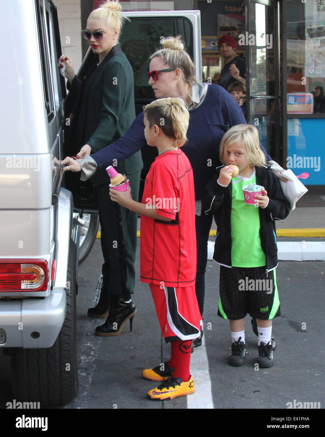 A pregnant Gwen Stefani and Gavin Rossdale take their two sons ...