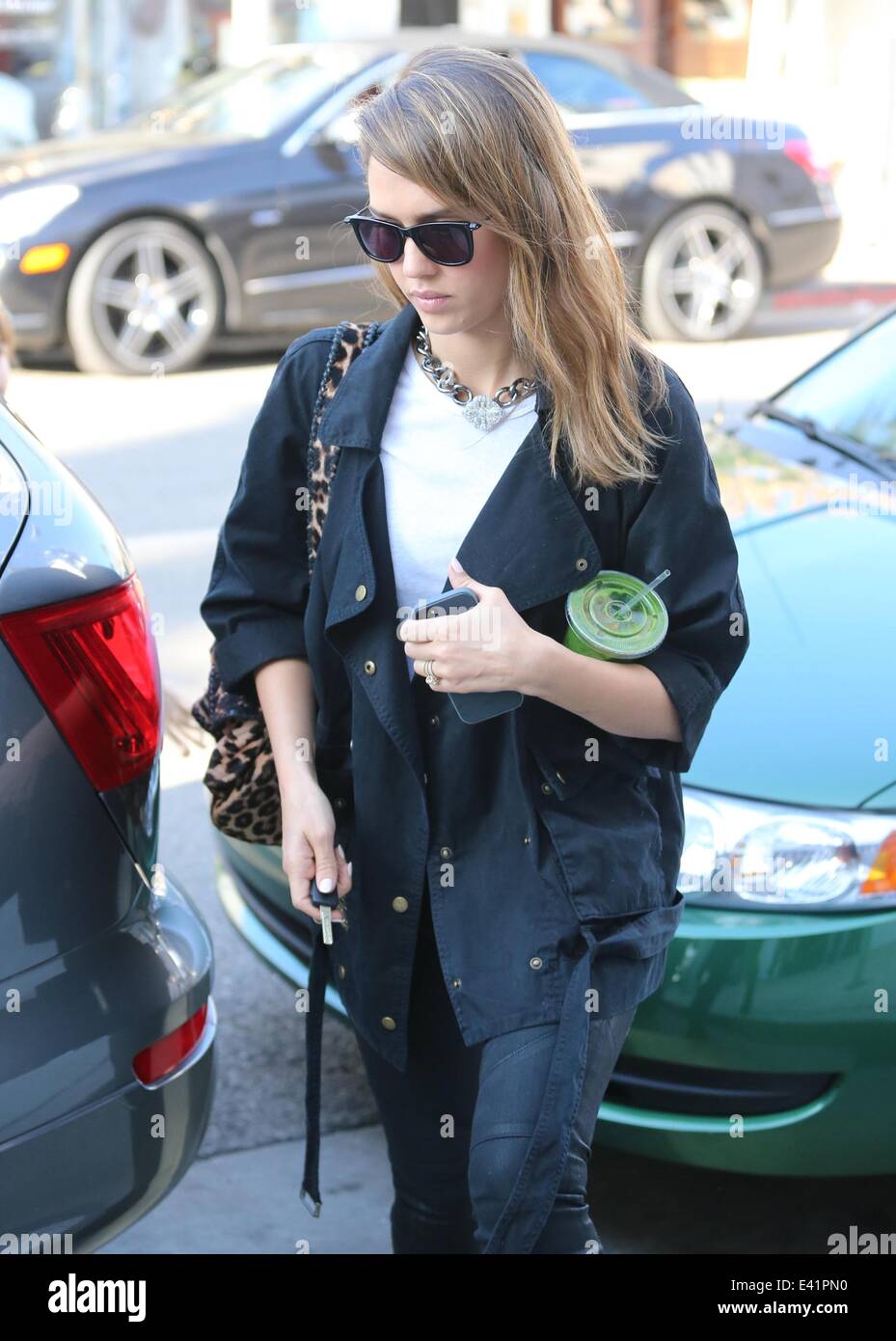 Jessica Alba leaves M Cafe after having lunch with her mother ...