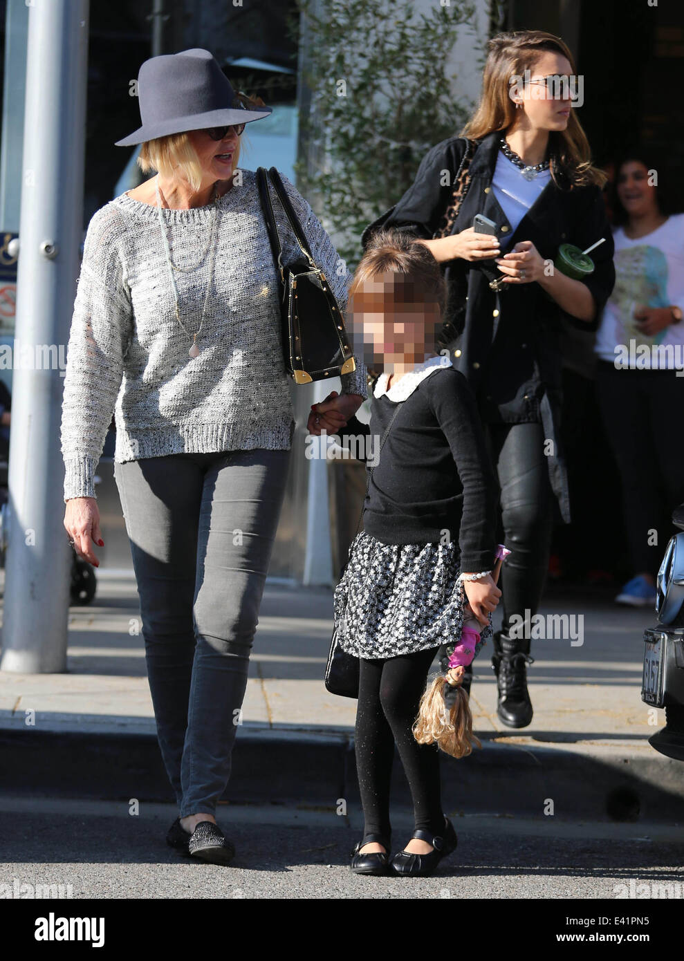 Jessica Alba leaves M Cafe after having lunch with her mother ...