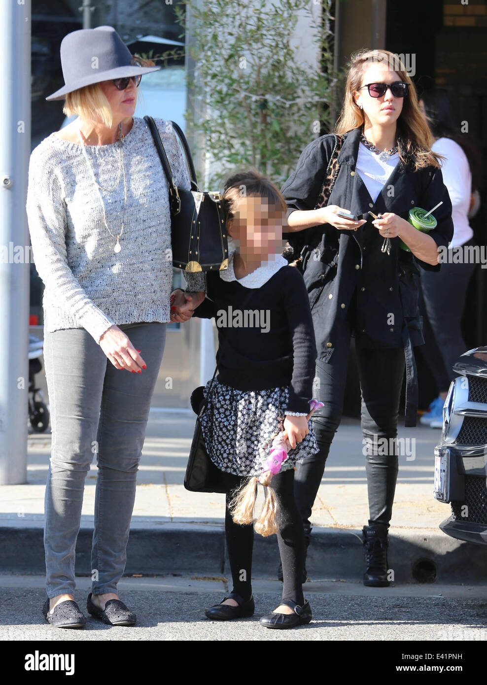 Jessica Alba leaves M Cafe after having lunch with her mother ...