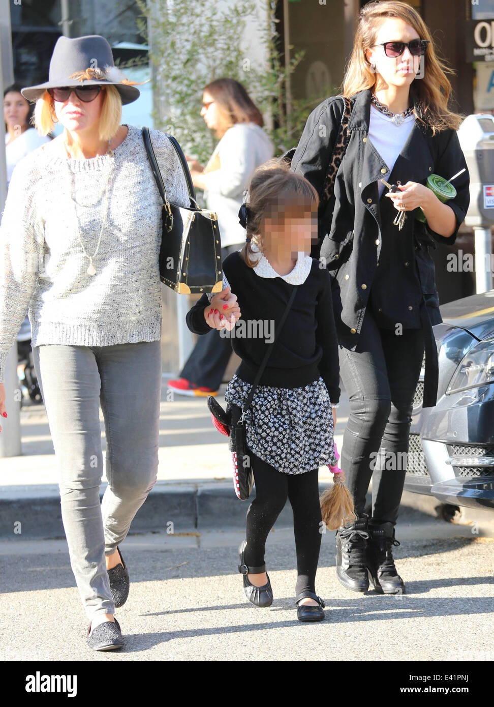 Jessica Alba leaves M Cafe after having lunch with her mother ...