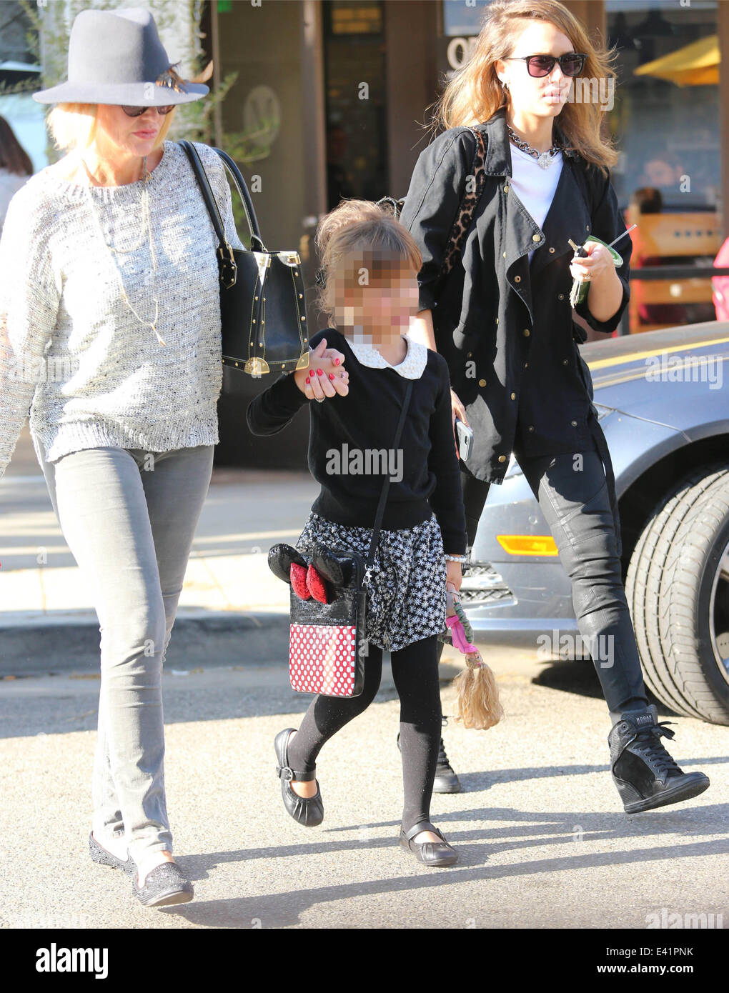 Jessica Alba leaves M Cafe after having lunch with her mother ...