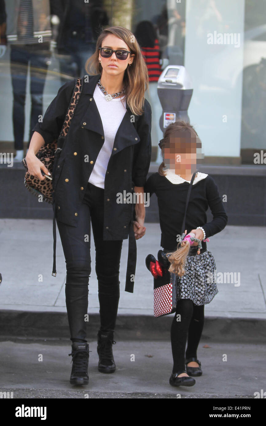 Jessica Alba leaves M Cafe after having lunch with her mother ...