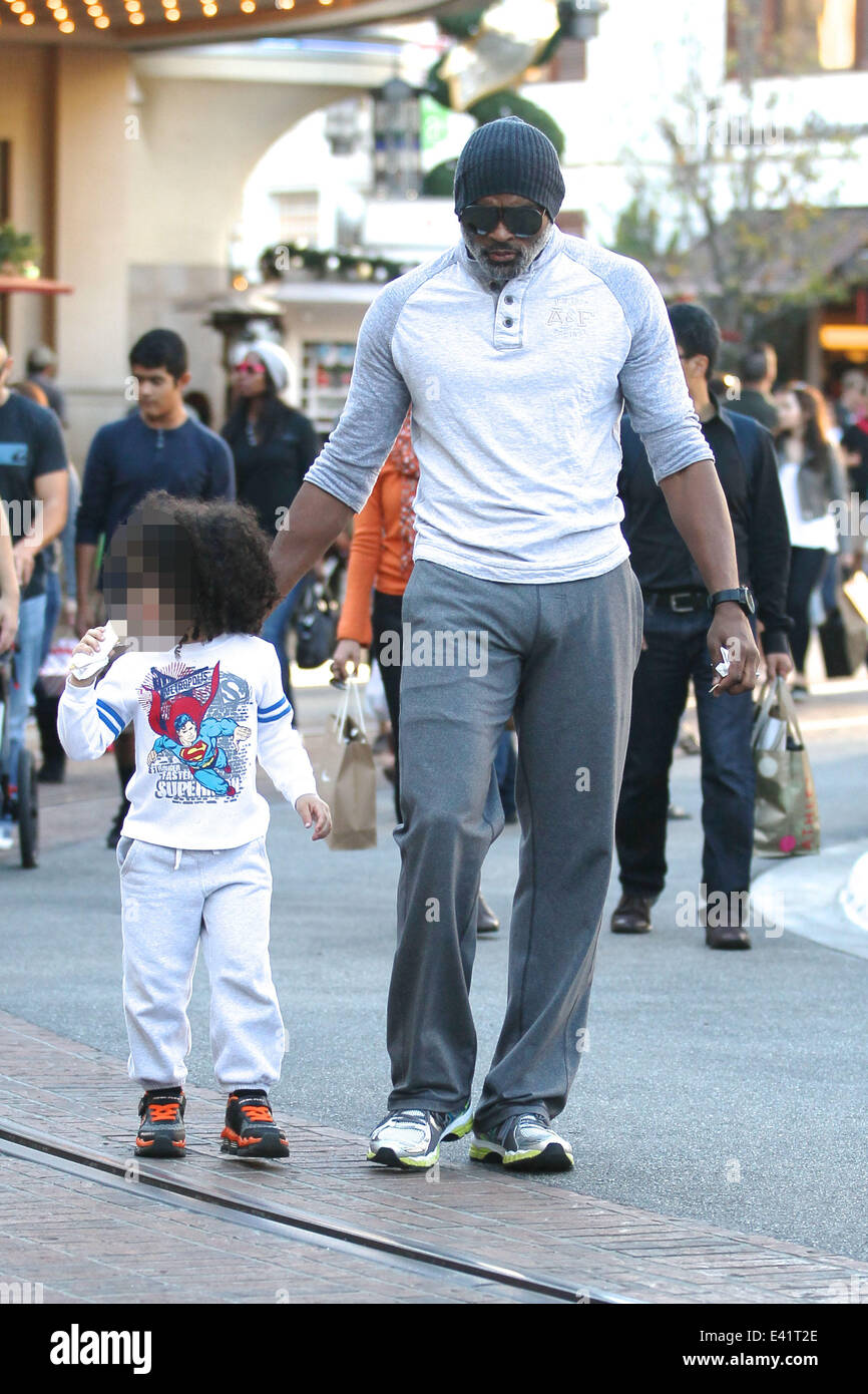 Cuttino Mobley out shopping at The Grove with his son, Myles Featuring ...