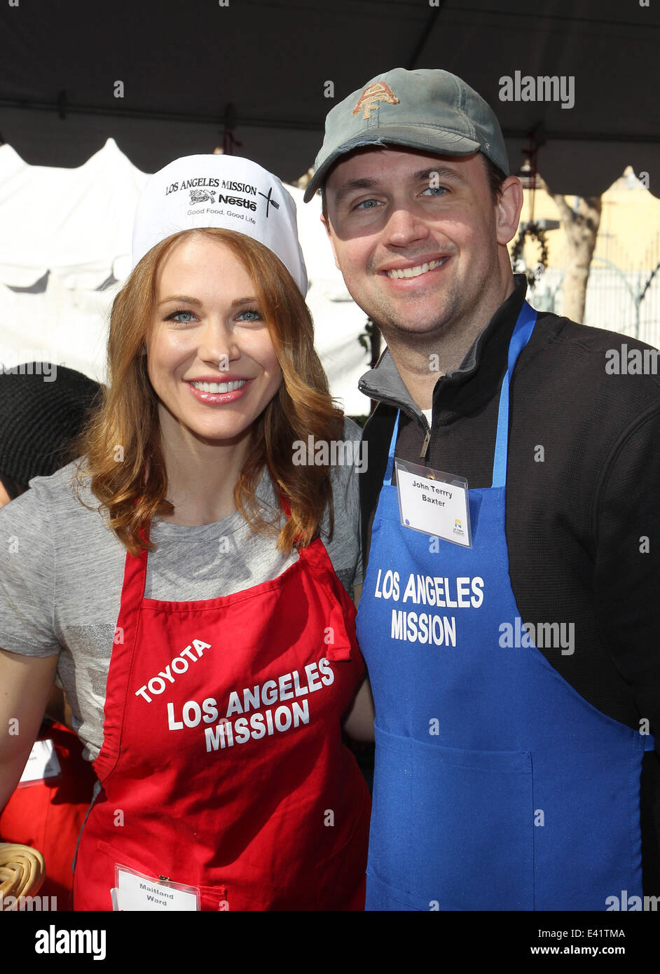 The Los Angeles Mission Christmas Eve Celebration meal for the Homeless ...