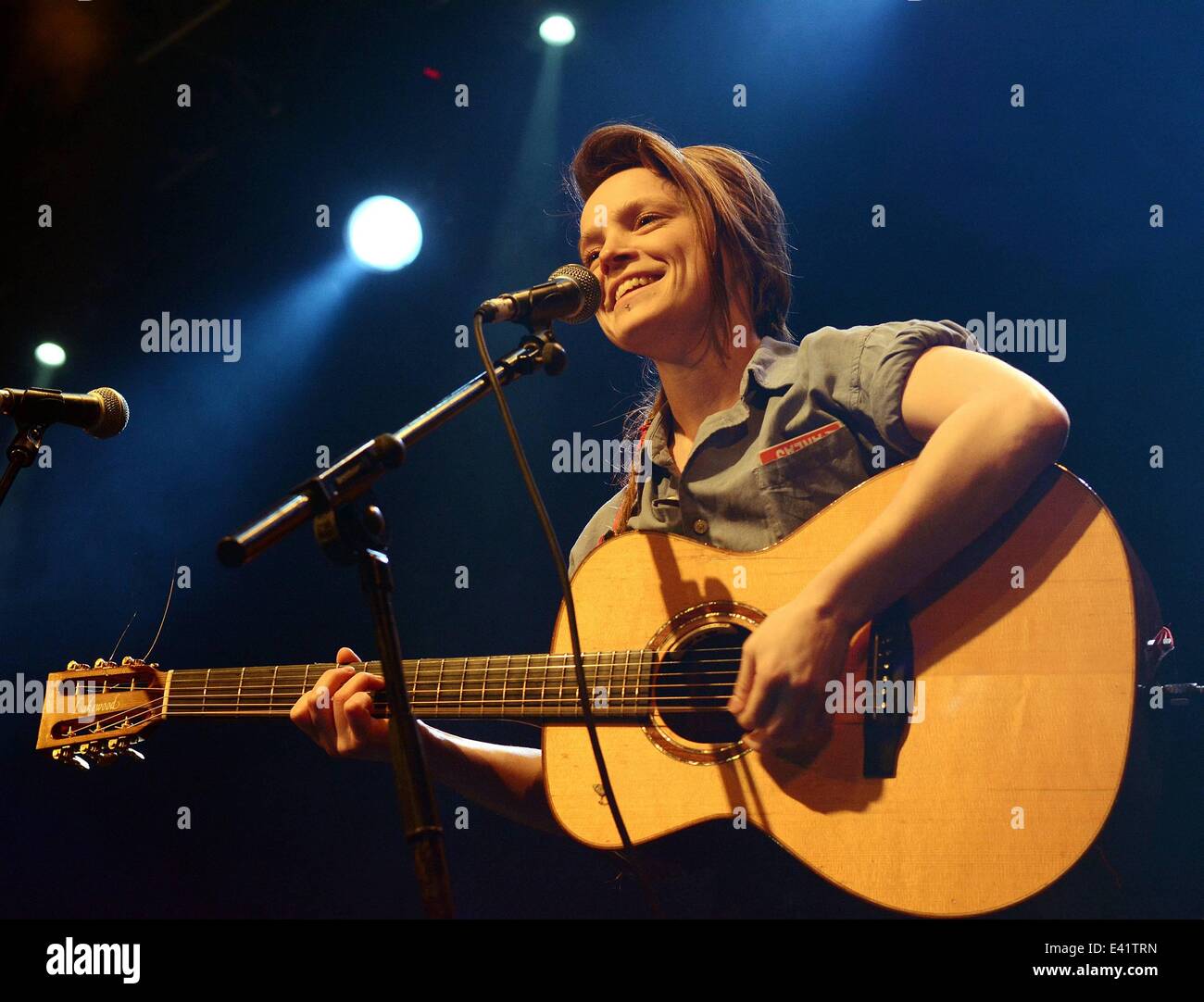 Sharon Shannon performs her Christmas & New Year Tour with special ...