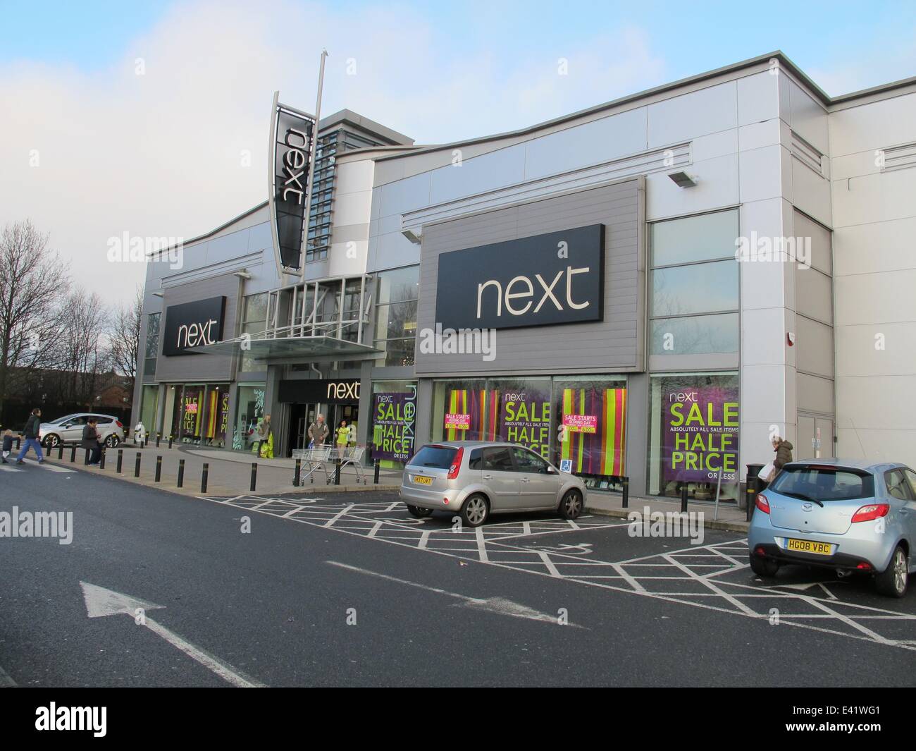 The retail park at London Colney was busy as the Boxing Day sales ...