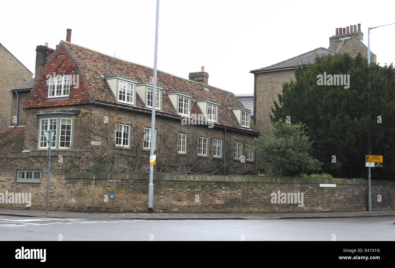 University of cambridge lecture hall hi-res stock photography and ...