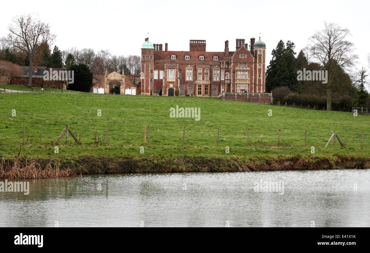 University of cambridge lecture hall hi-res stock photography and ...
