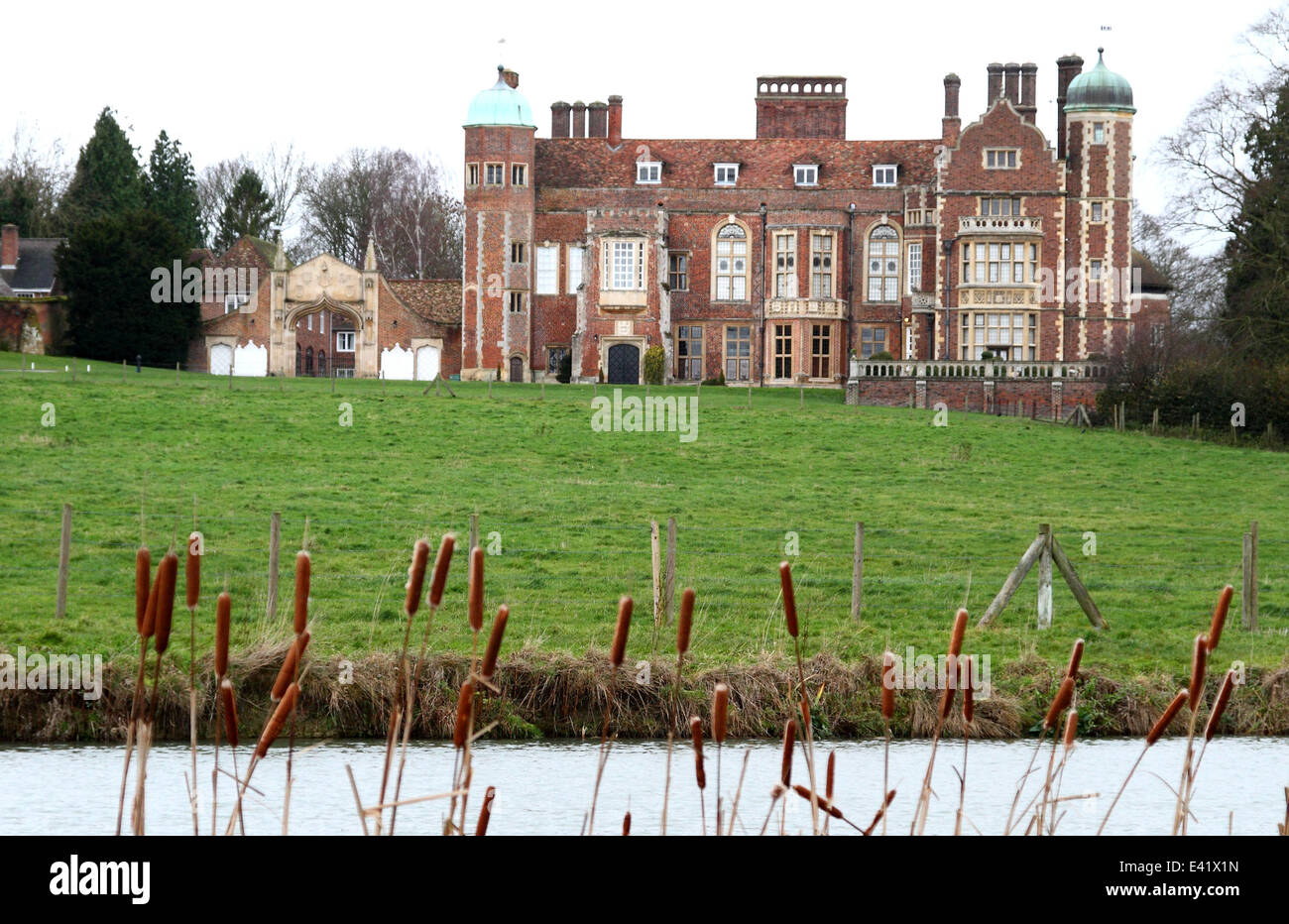 University of cambridge lecture hall hi-res stock photography and ...
