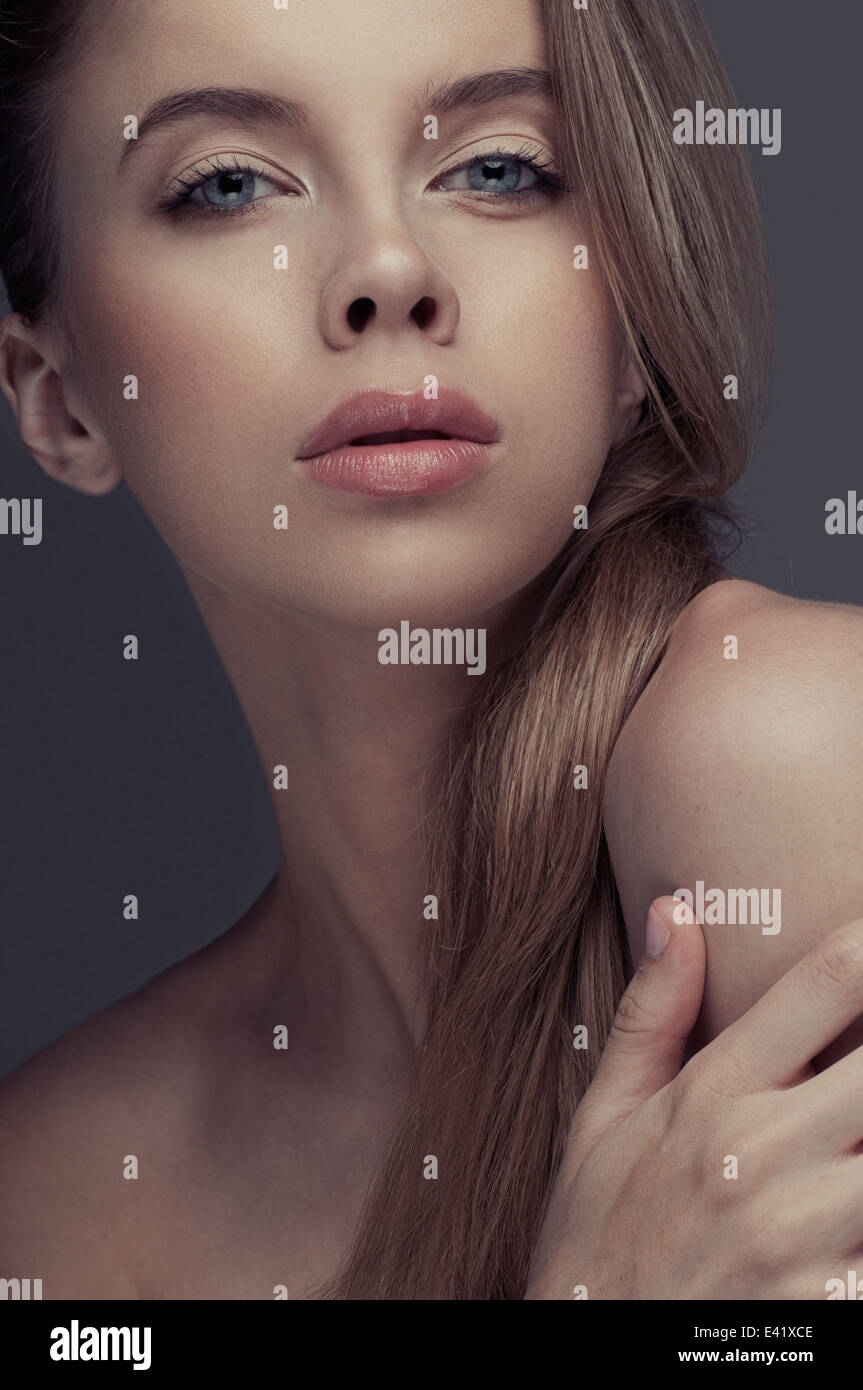 Female model beauty natural hi-res stock photography and images - Alamy