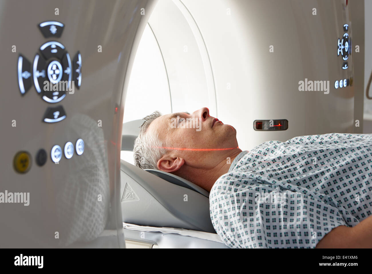 Ct scanner and man hi-res stock photography and images - Alamy