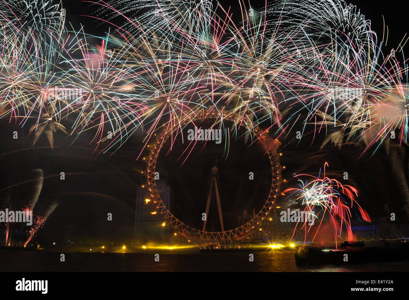 London's spectacular 2013 New Year's Eve fireworks display over the ...