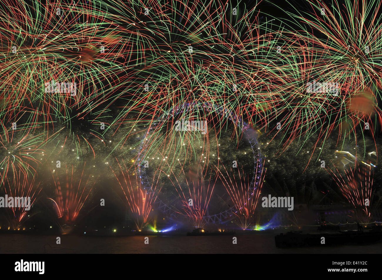 London's spectacular 2013 New Year's Eve fireworks display over the ...