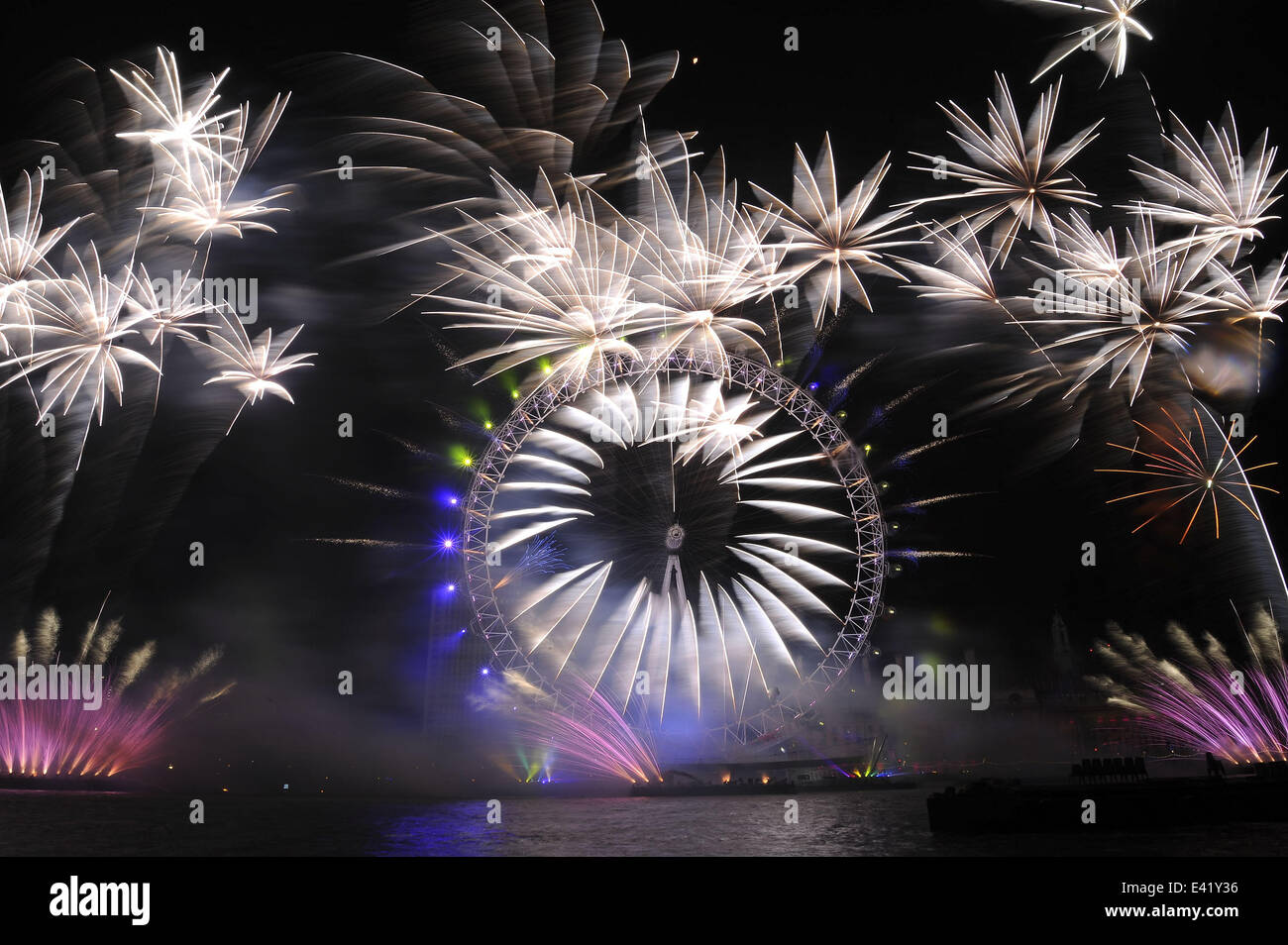 London's spectacular 2013 New Year's Eve fireworks display over the ...