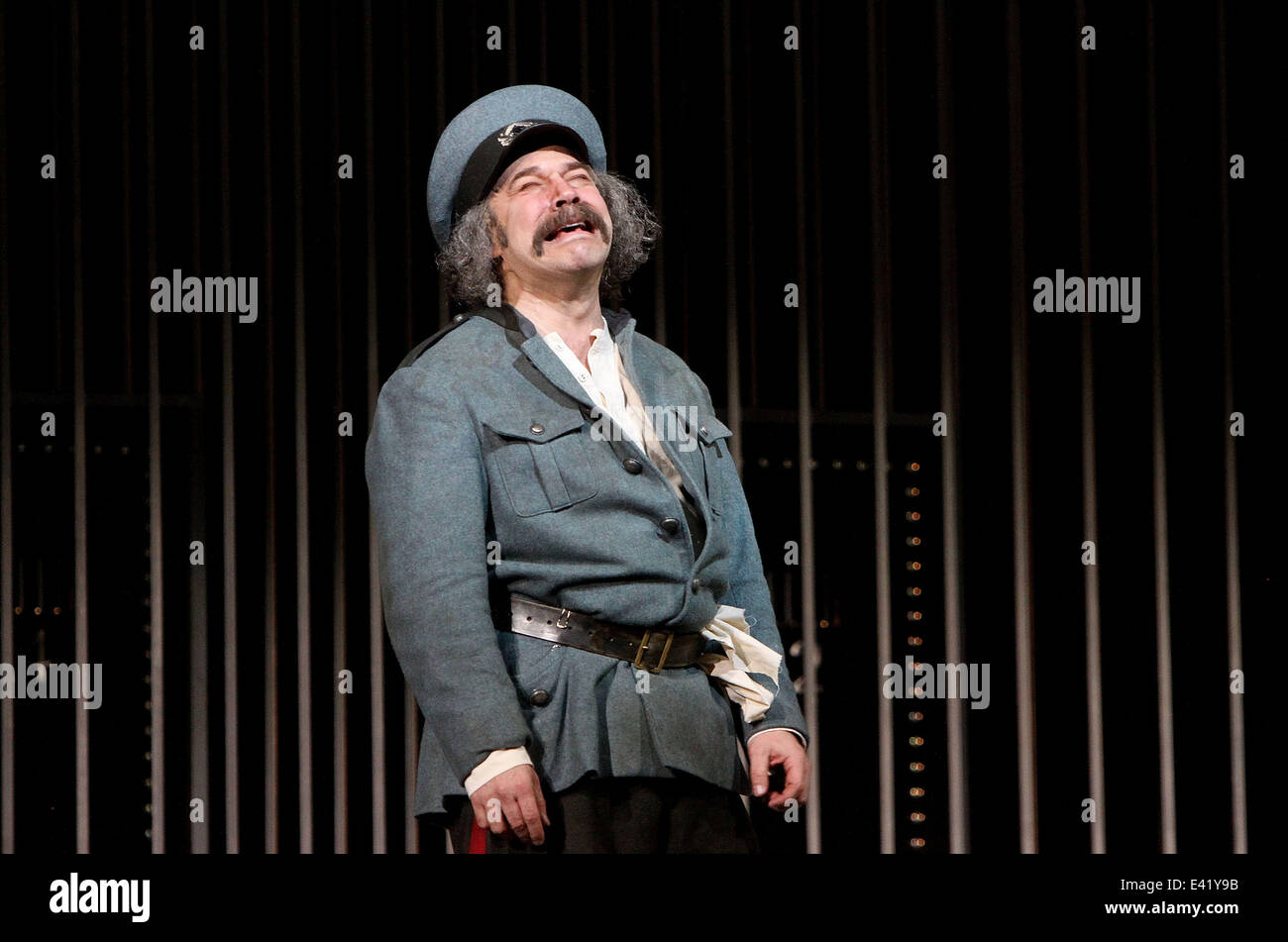 Fledermaus opera hi-res stock photography and images - Alamy