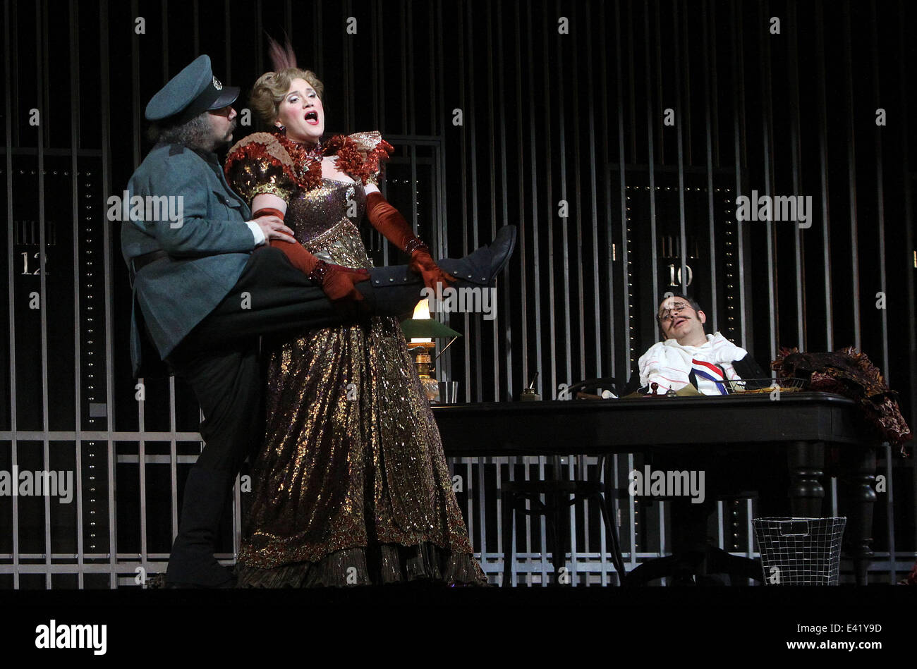Fledermaus opera hi-res stock photography and images - Alamy