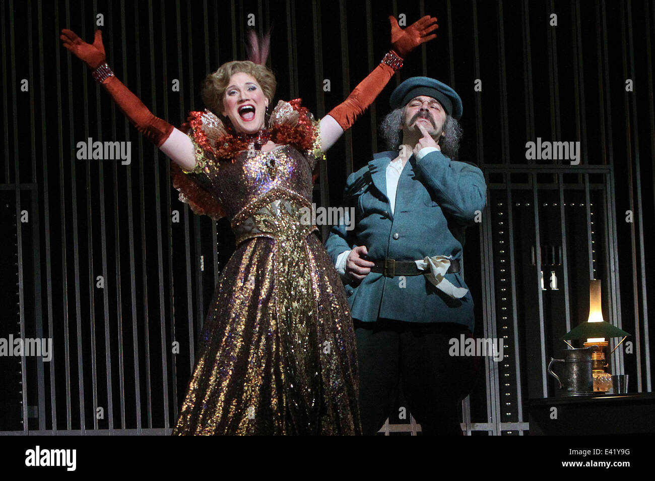 Fledermaus opera hi-res stock photography and images - Alamy