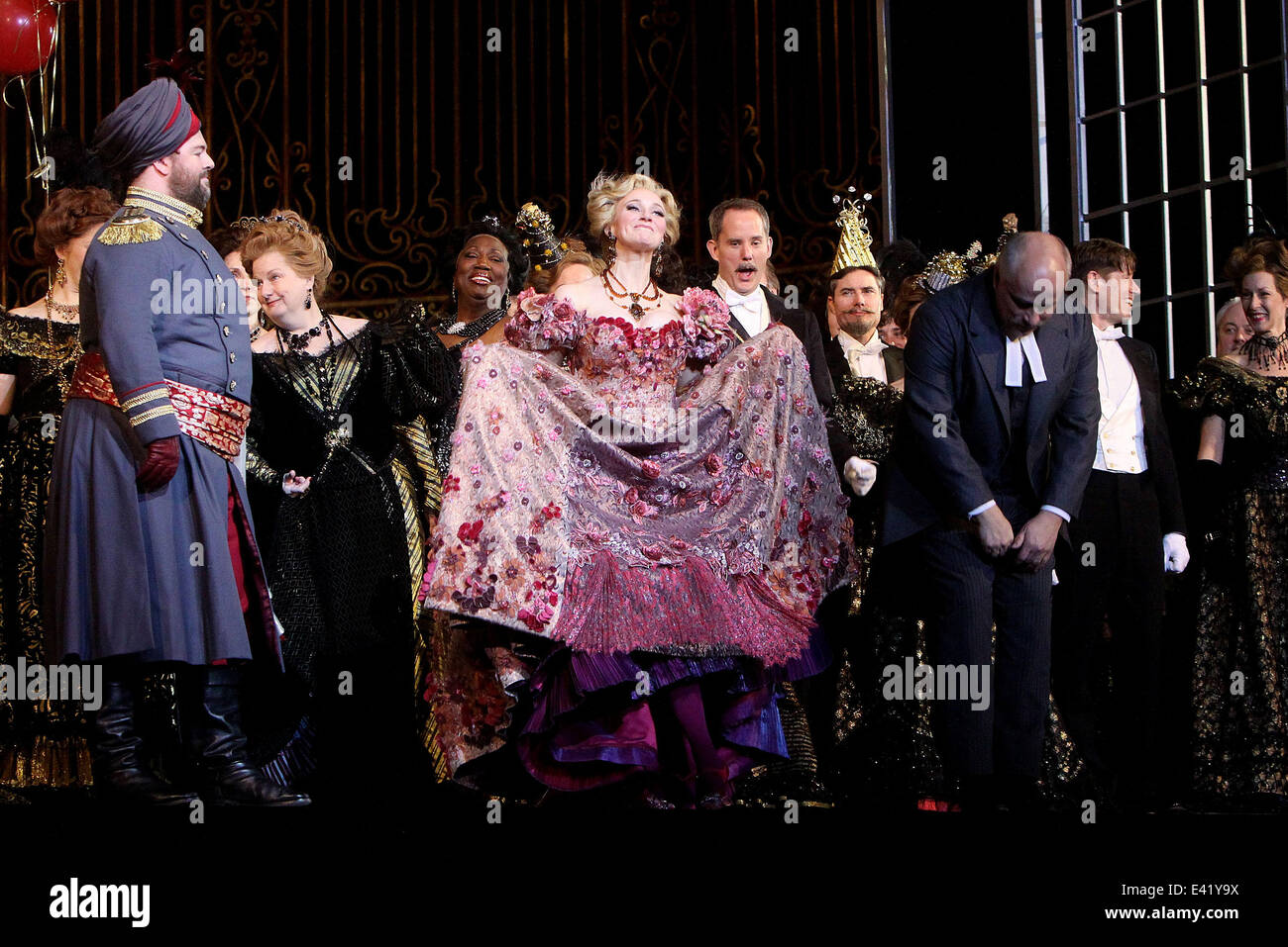 Fledermaus opera hi-res stock photography and images - Alamy