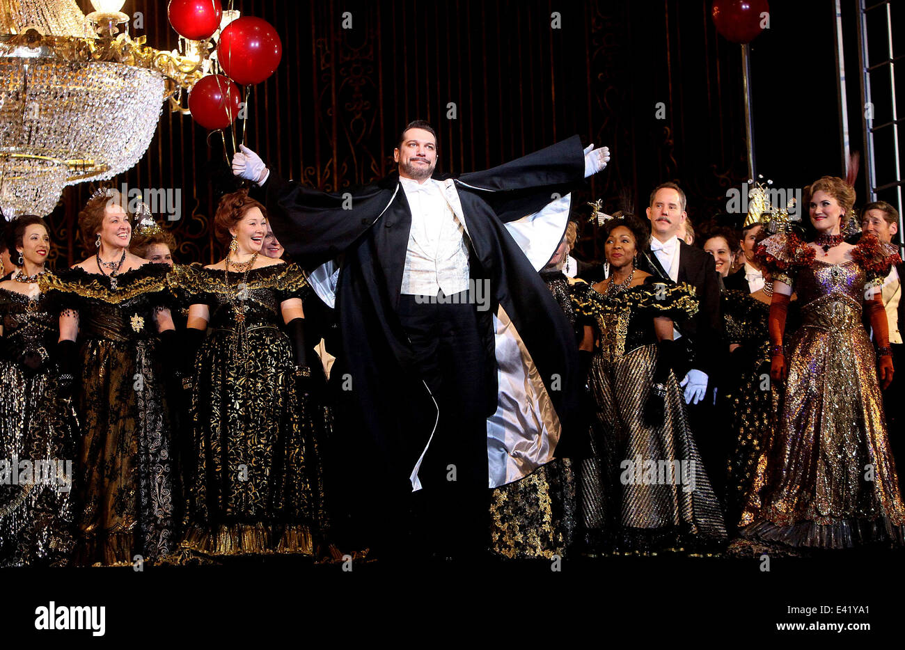 Fledermaus opera hi-res stock photography and images - Alamy