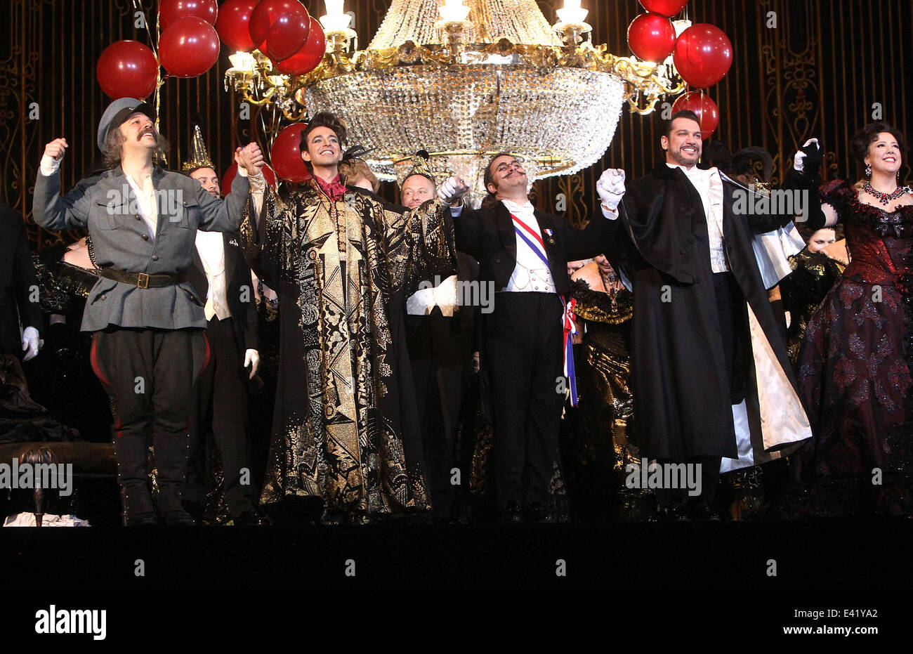 Fledermaus opera hi-res stock photography and images - Alamy