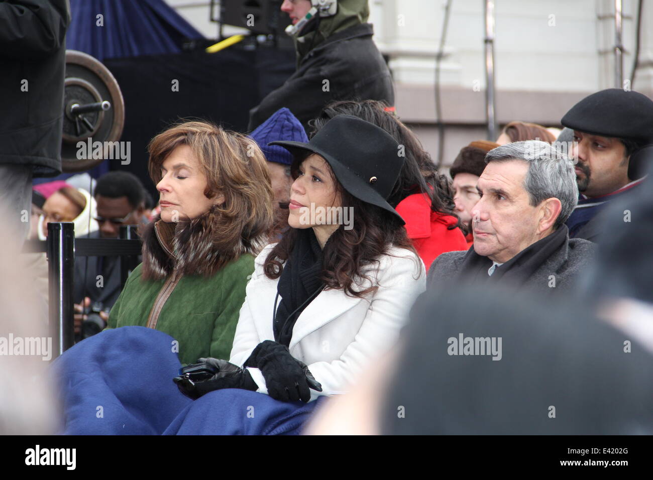 Bill De Blasio is sworn in as NYC's 109th mayor by former President ...